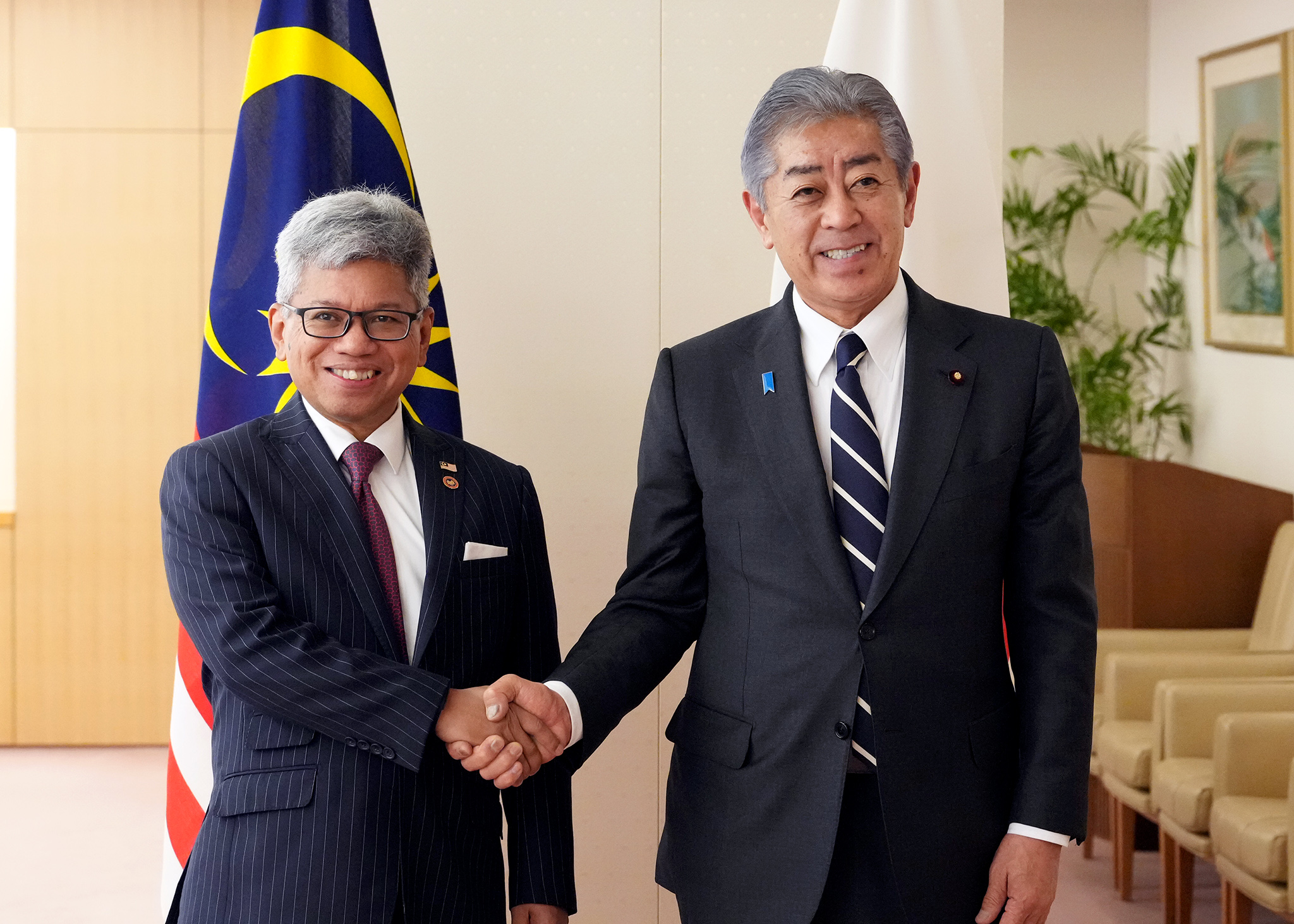 護衛艦「いせ」「すずなみ」が令和7年度IPD25任務に出発 – ファイナンシャルニュースジャパン